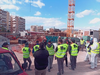 Φουντώνει η μάχη για την επιτυχία της πανοικοδομικής απεργίας ...