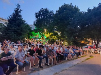 Ομορφες εκδηλώσεις στη Βόρεια Ελλάδα | ΝΕΟΛΑΙΑ (ΤΕΤΡΑΣΕΛΙΔΟ) | ΡΙΖΟΣΠΑΣΤΗΣ