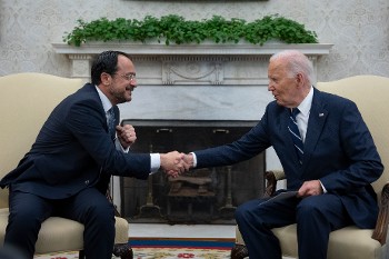 Πανηγυρίζει για την «υψηλότατη αναβάθμιση των σχέσεων με ΗΠΑ ...