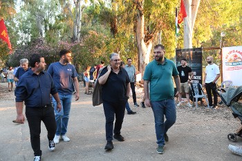 Στον χώρο της Κατασκήνωσης ο ΓΓ της ΚΕ του ΚΚΕ | ΝΕΟΛΑΙΑ | ΡΙΖΟΣΠΑΣΤΗΣ
