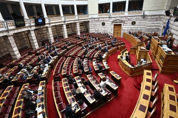 Παρουσίασε ως ... «θρίαμβο» την αντιλαϊκή πολιτική που τσακίζει τον λαό ...